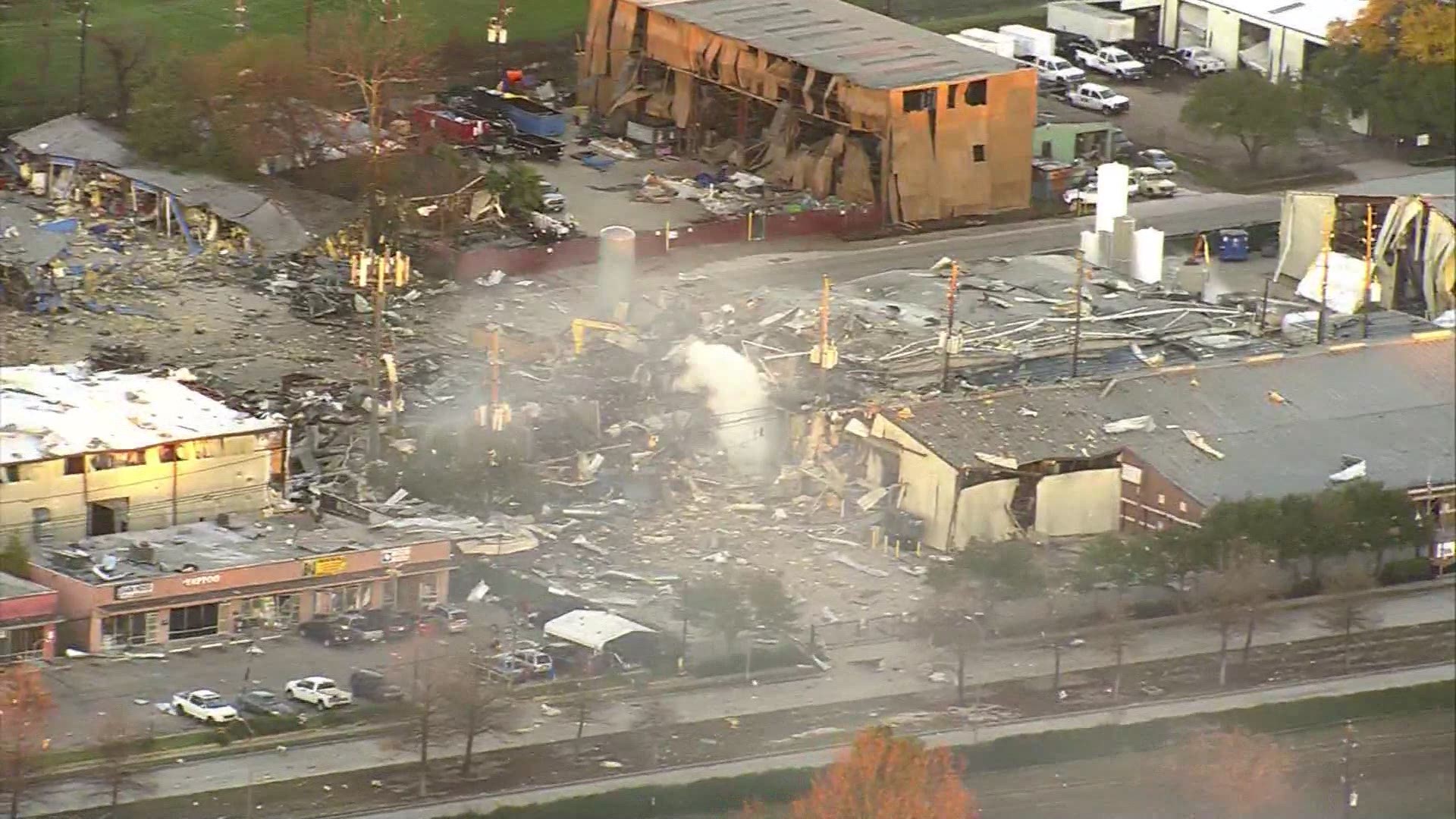 Massive Houston warehouse explosion leaves one injured | wusa9.com