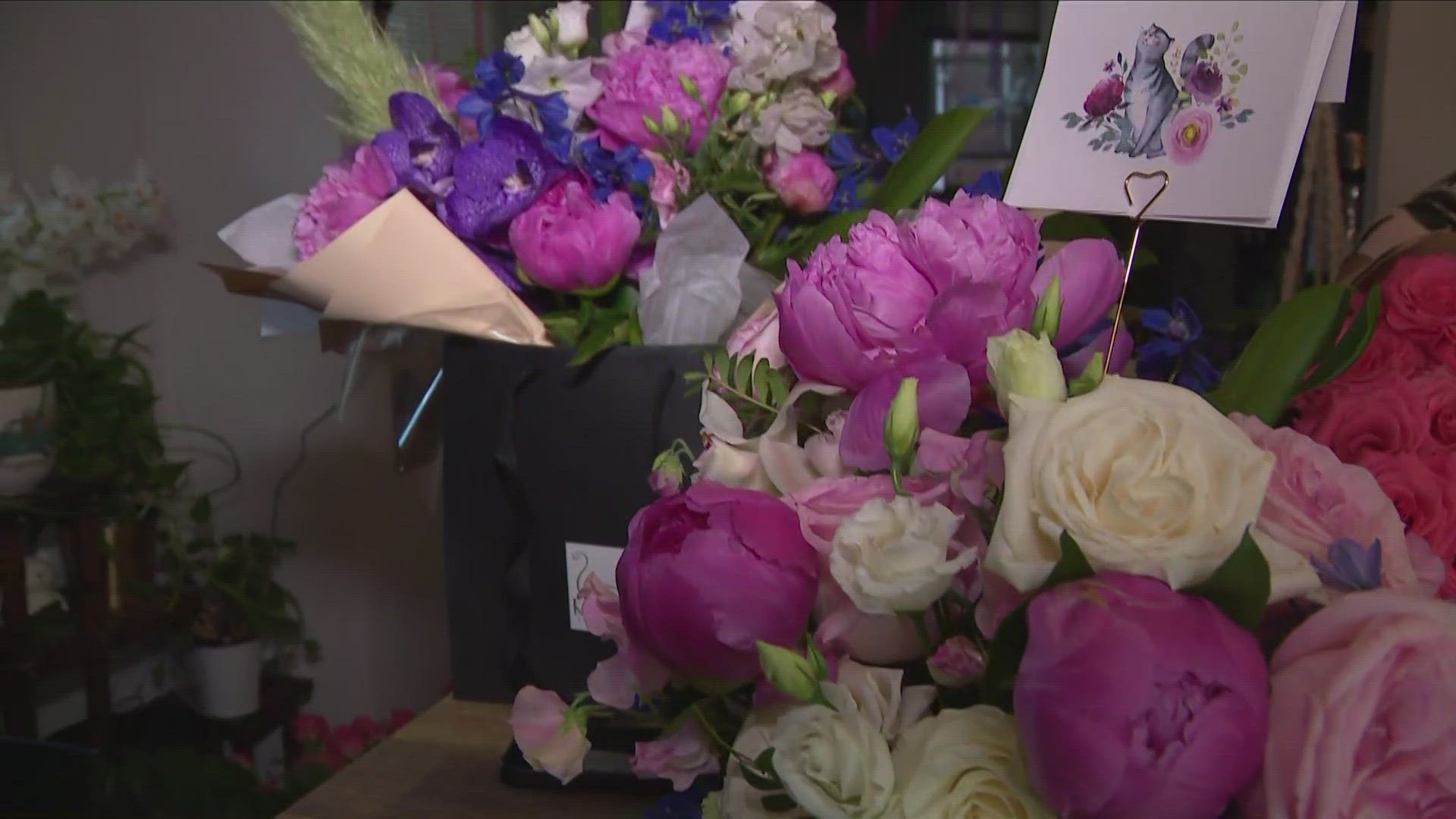 Mother's Day brings business boom to Arlington flower studio | wusa9.com