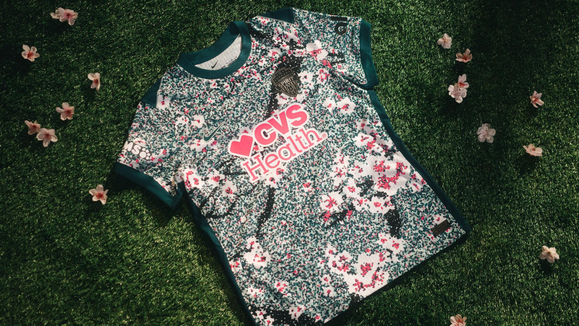 Washington Spirit gives first look at new kits | wusa9.com