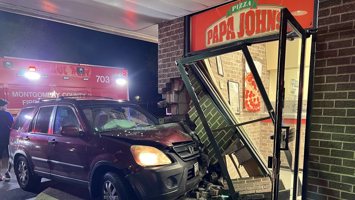 Car Crashes Into Montgomery Co Papa Johns Wusa9
