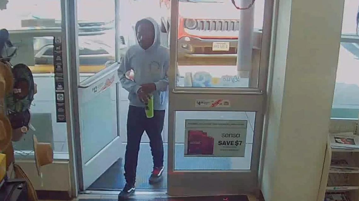 Man robbed while using ATM at 7-Eleven in Gaithersburg | wusa9.com