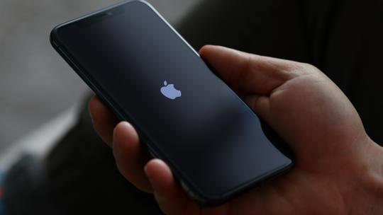 Men submitted fake iPhones 6,000 times to get real ones back | wusa9.com