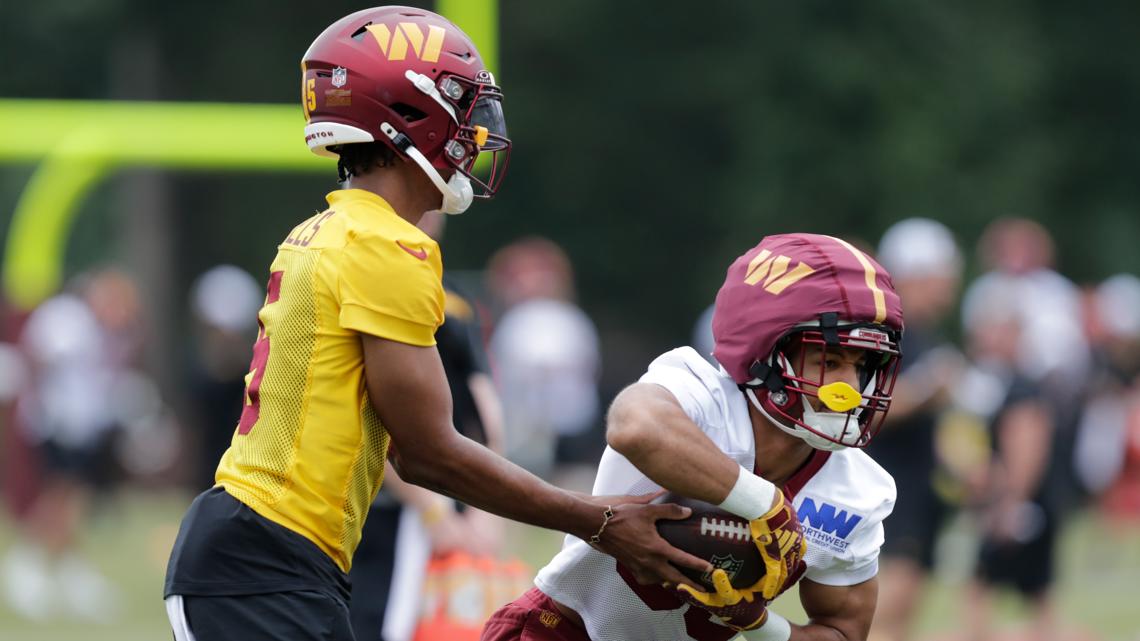 Darrell Green, Joe Gibbs visit Commanders practice Tuesday | wusa9.com