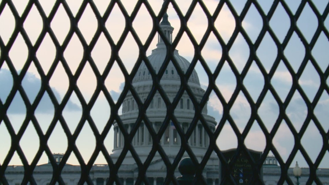 Fencing reinstalled Sunday outside of Capitol building | wusa9.com