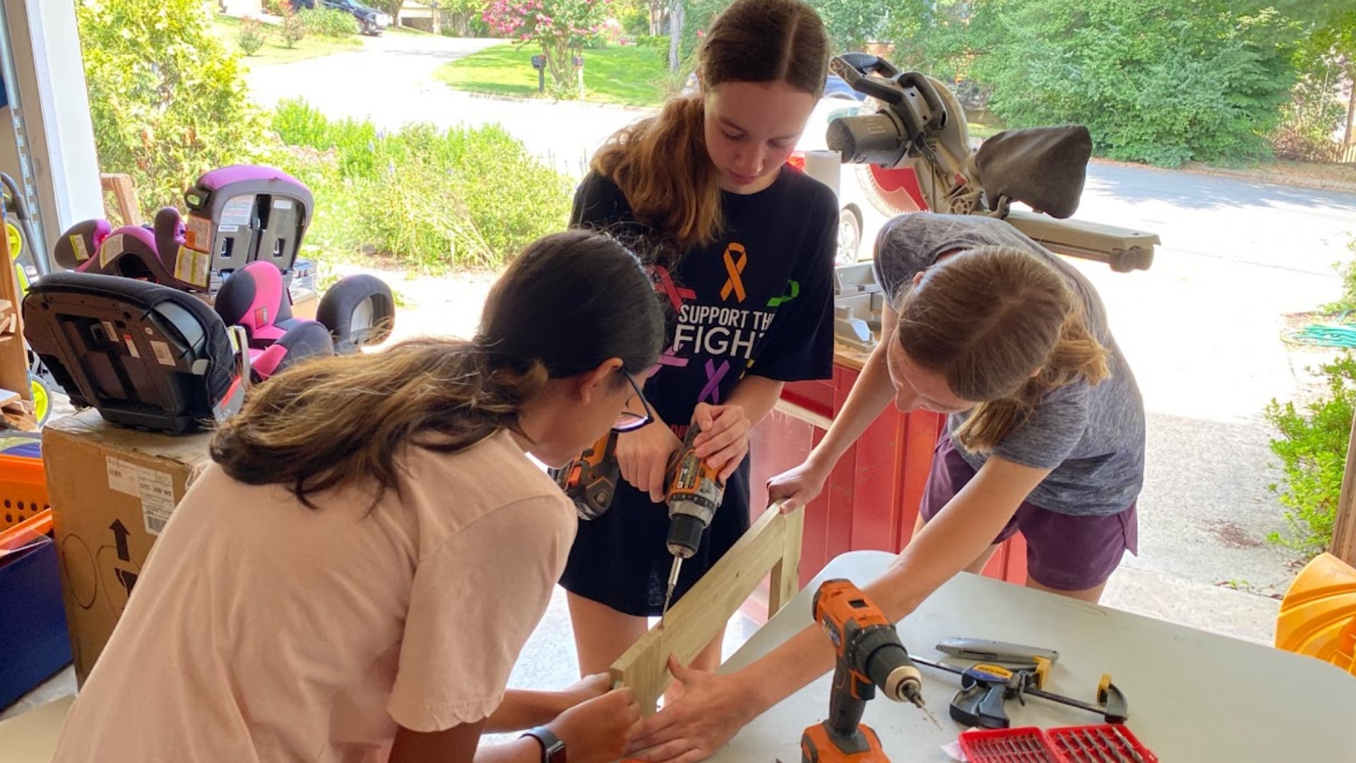 3 Virginia girls open period pantry offering feminine products | wusa9.com
