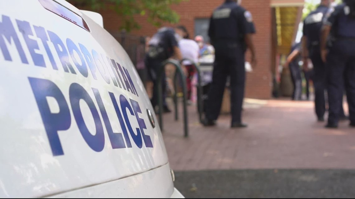 Washington DC police Bowser passes reform bill | wusa9.com