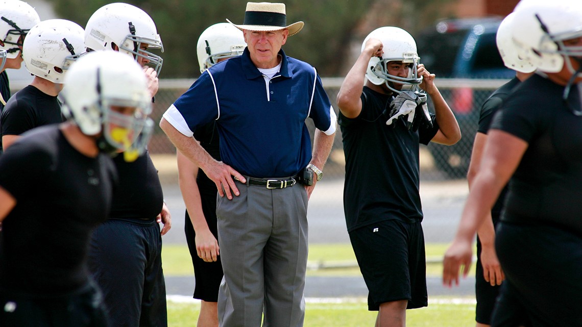 'Friday Night Lights' coach Gary Gaines dies | wusa9.com