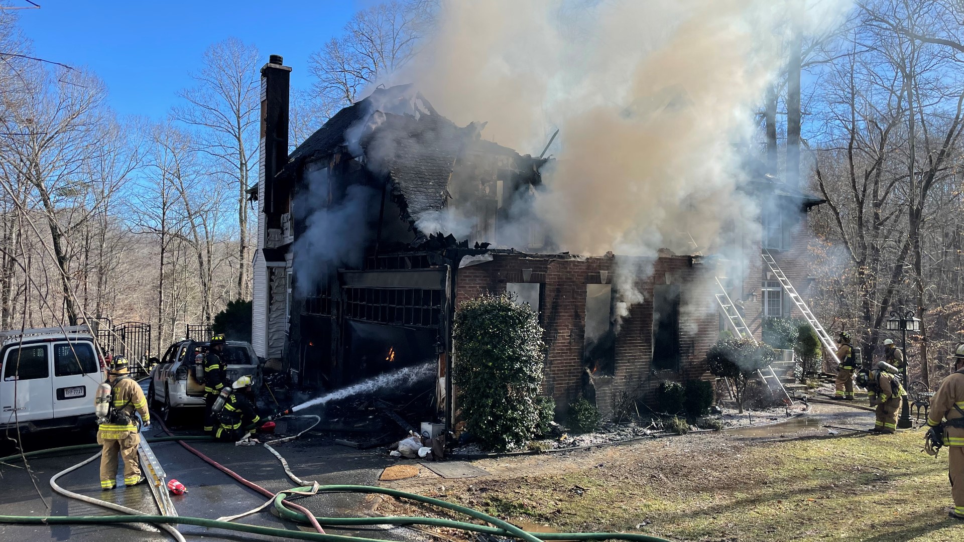 Firefighter injured fighting fire that left 7 homeless | wusa9.com