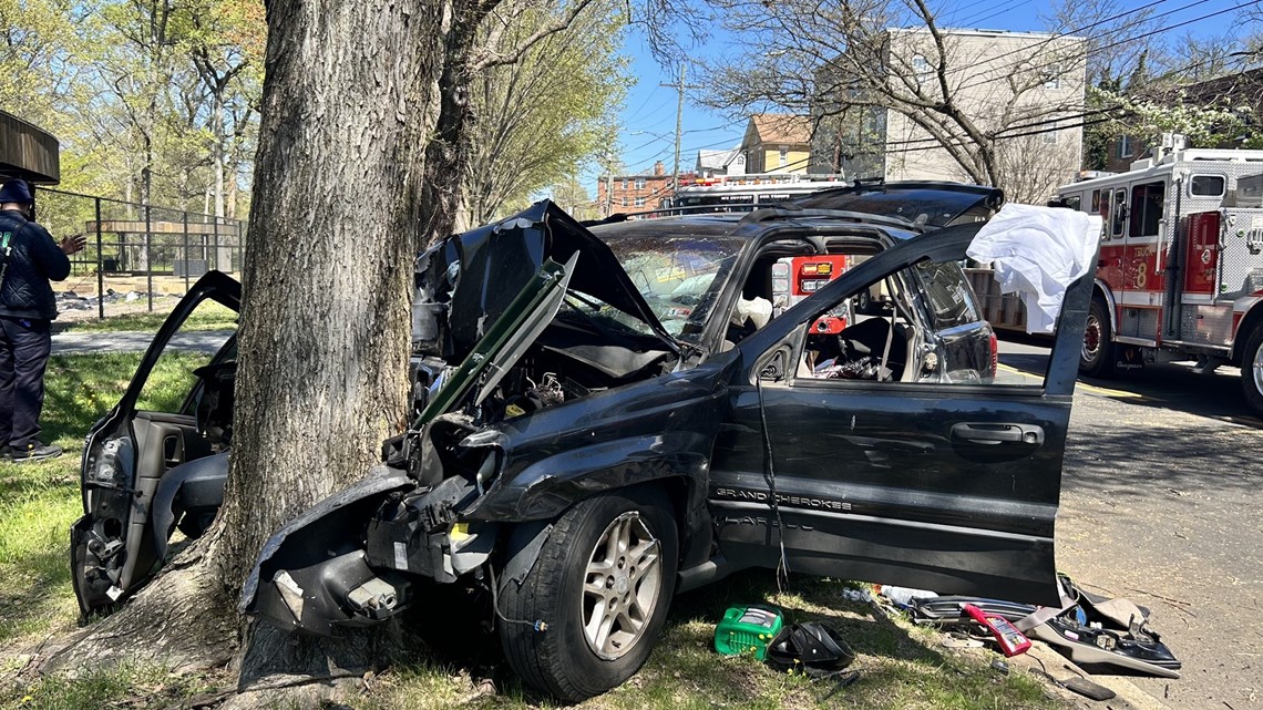 Crash leaves 3 critically injured in Southeast DC | wusa9.com
