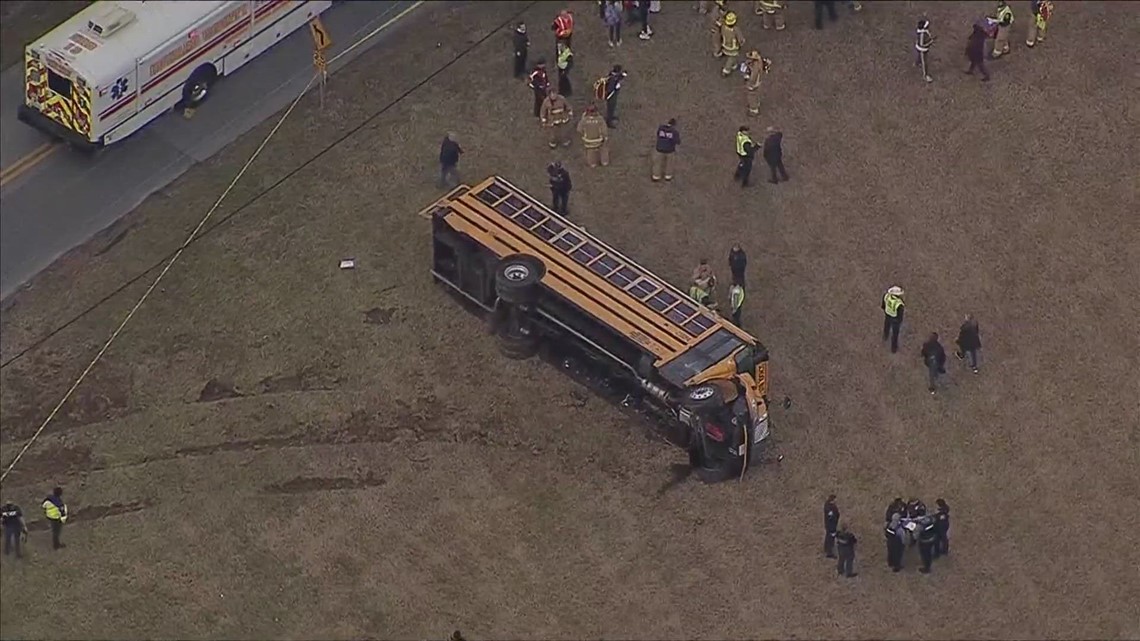 Students hurt after school bus flipped over in Howard Co. Maryland ...