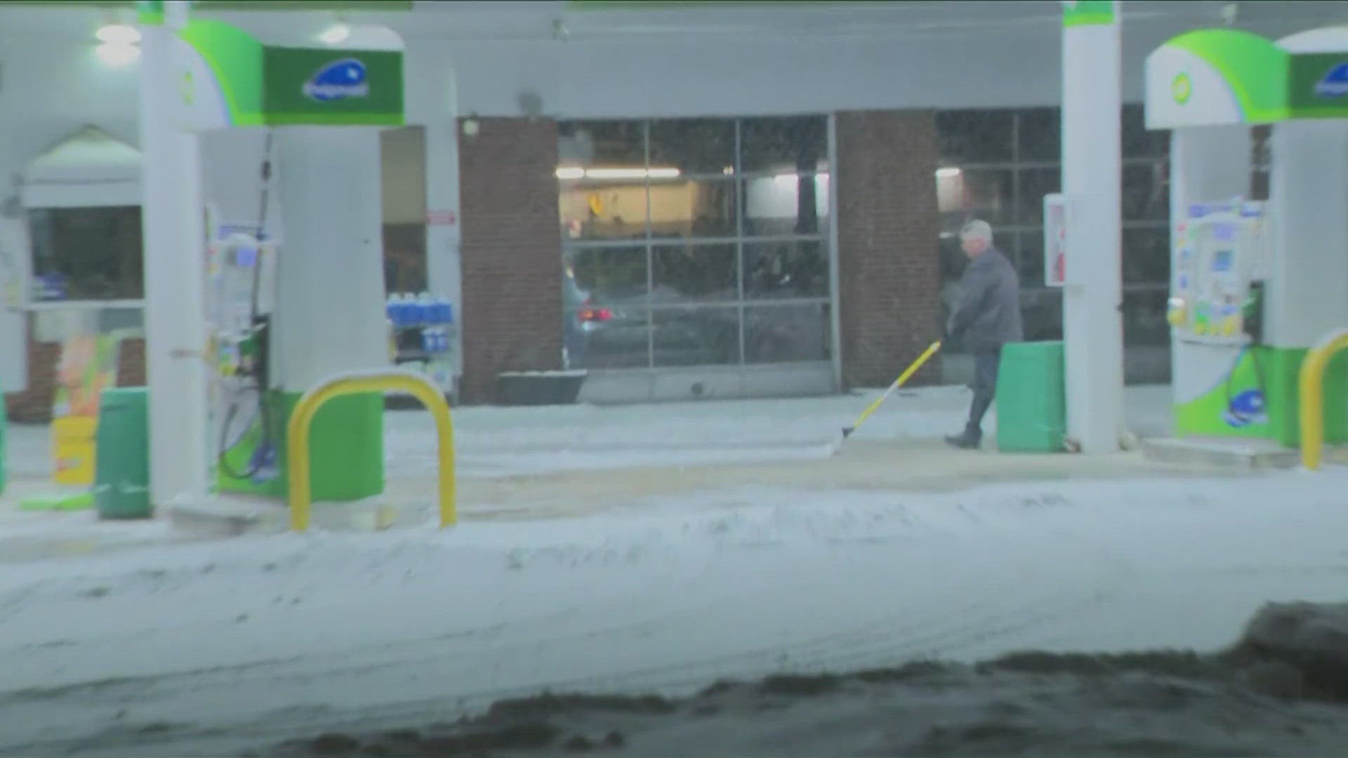 Photos of the first big snowfall of the season across DC, Maryland ...