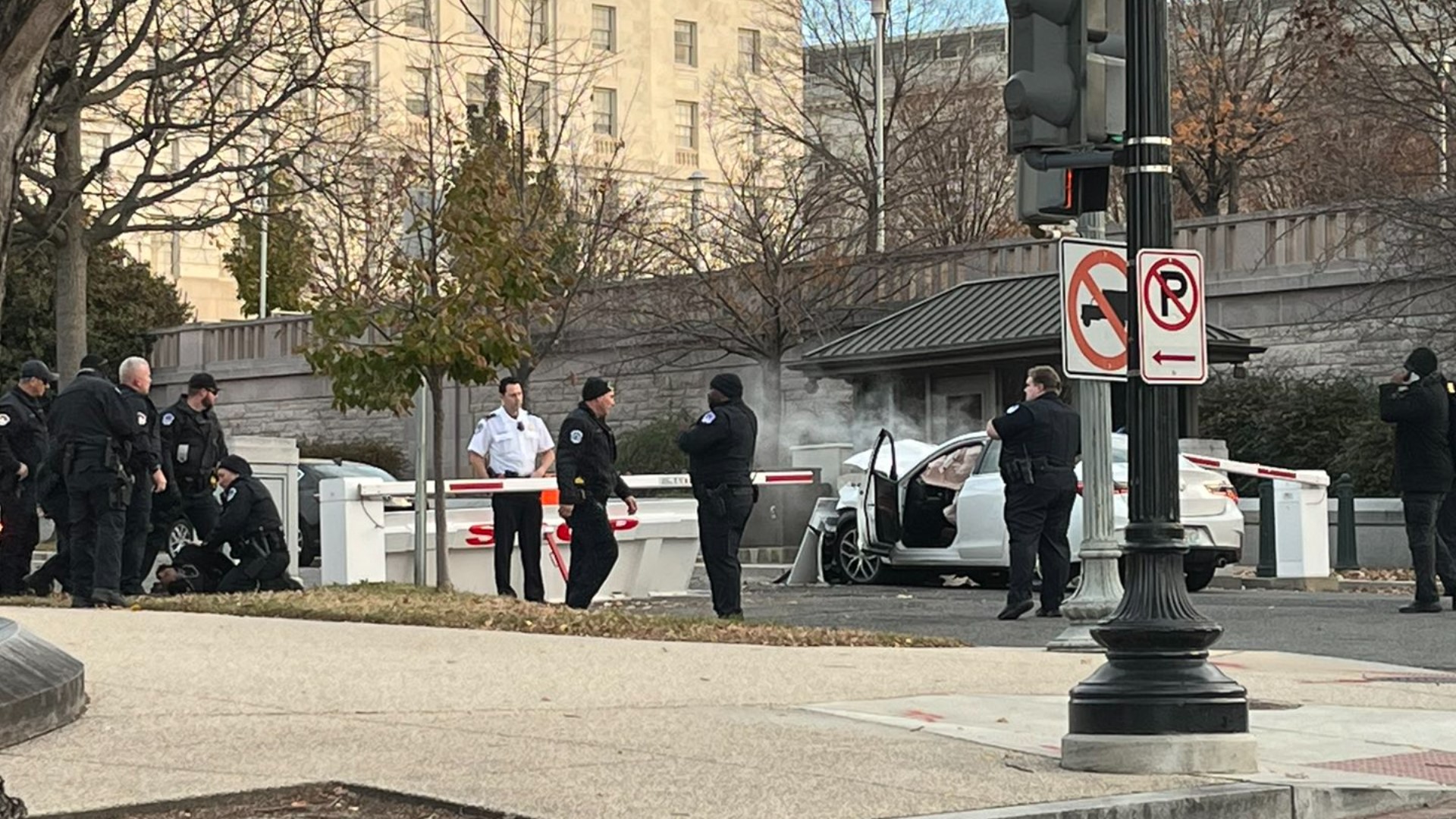 Car crashes into barricade near US Capitol | wusa9.com