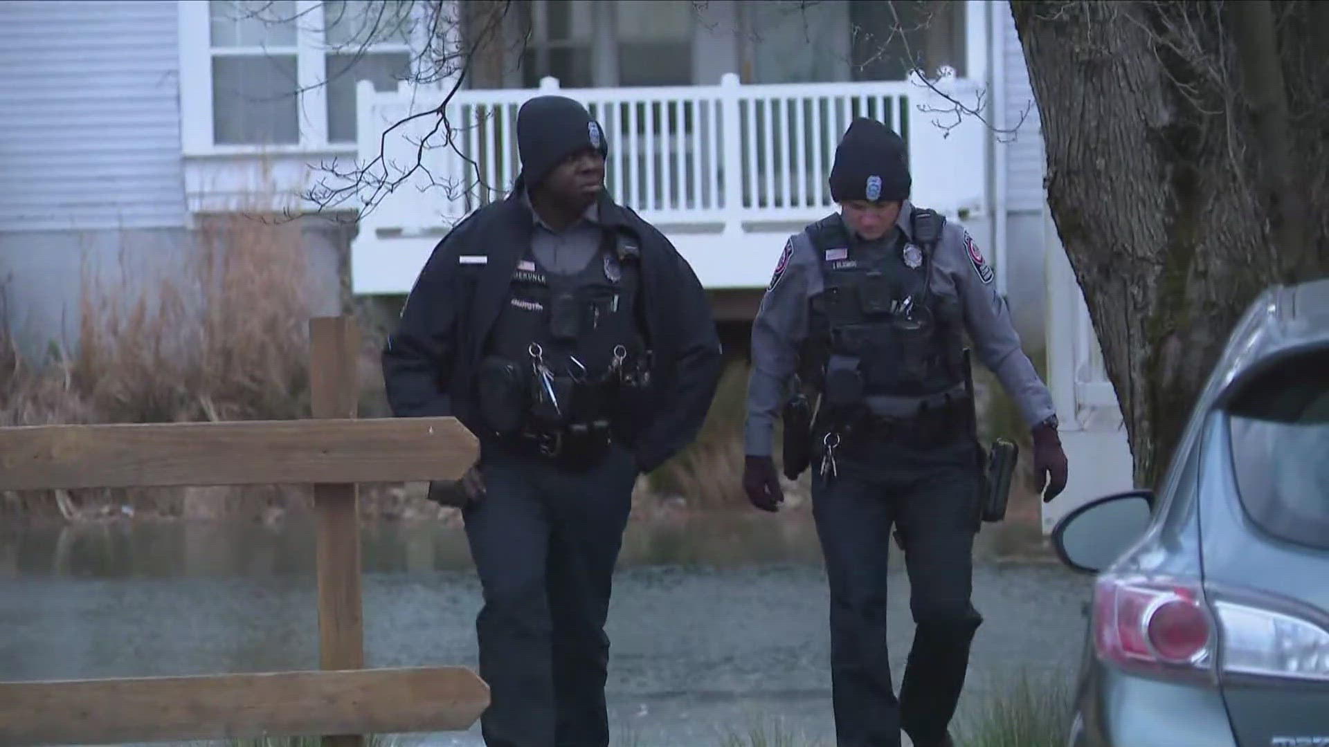 'Something told me to go': Mail carrier braves snowstorm and ends up ...