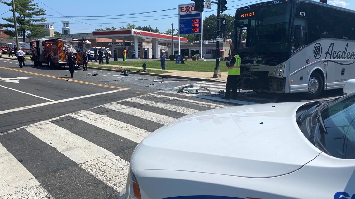 Several people injured after firetruck, tour bus collide in DC | wusa9.com