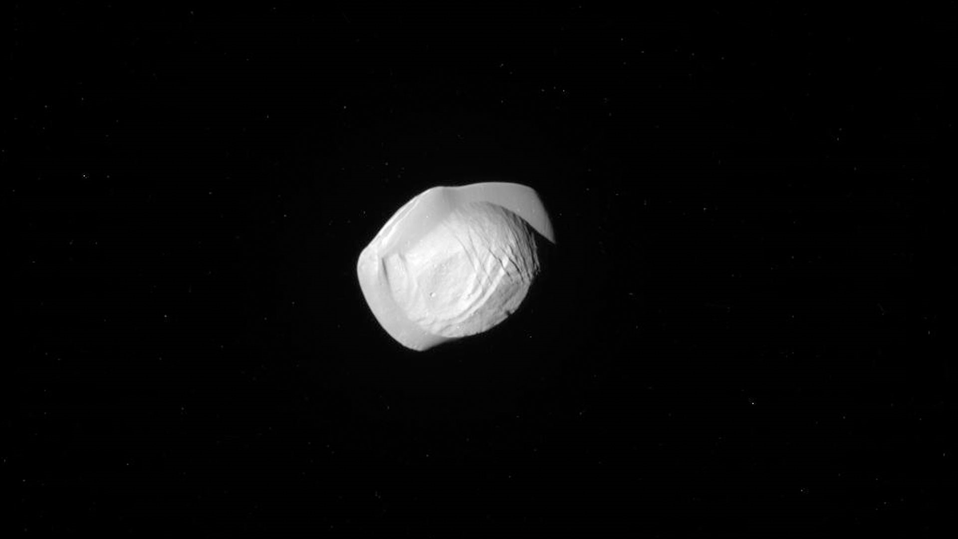 Saturn's tiny moon Pan looks like a space ravioli | wusa9.com